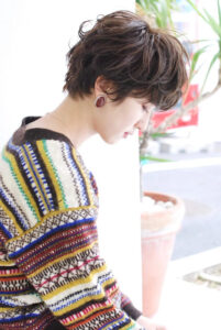 いい女感が増す♡こなれ感たっぷり【マッシュショート×パーマ】秋ヘアスタイル8選 | HAPPY CRUISE ハッピークルーズ